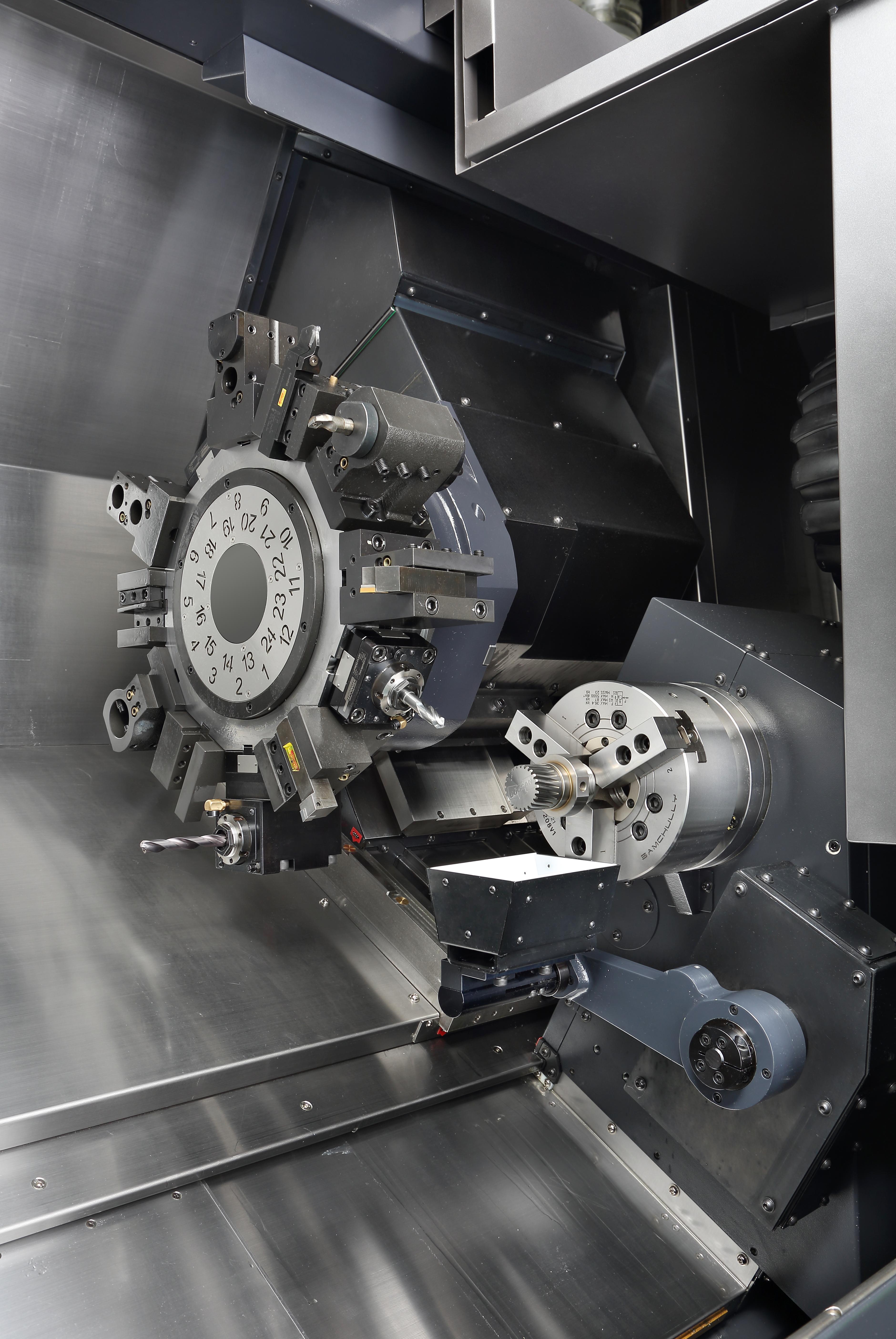 DN Solutions PUMA 2100/2600/3100 - Vízszintes eszterga központ ...