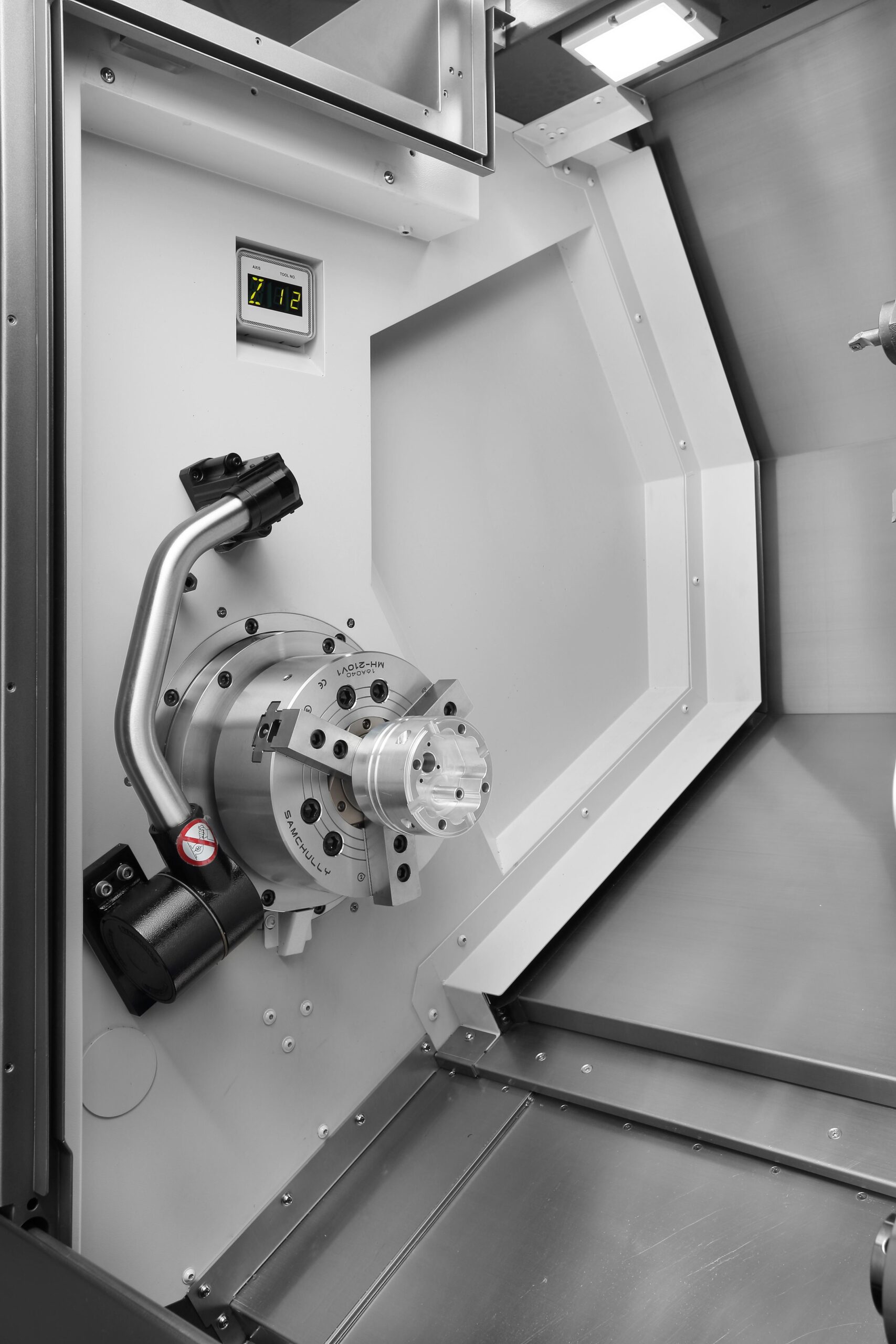 DN Solutions PUMA 2100/2600/3100 - Vízszintes eszterga központ ...